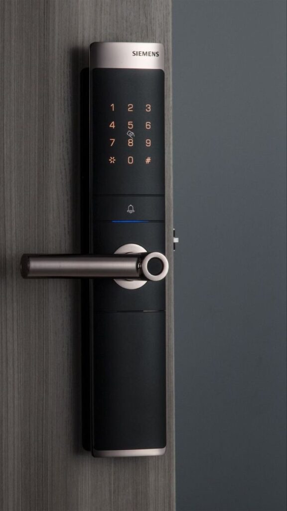 25 Ways to Incorporate Smart Tech in your Home without Compromising ...
